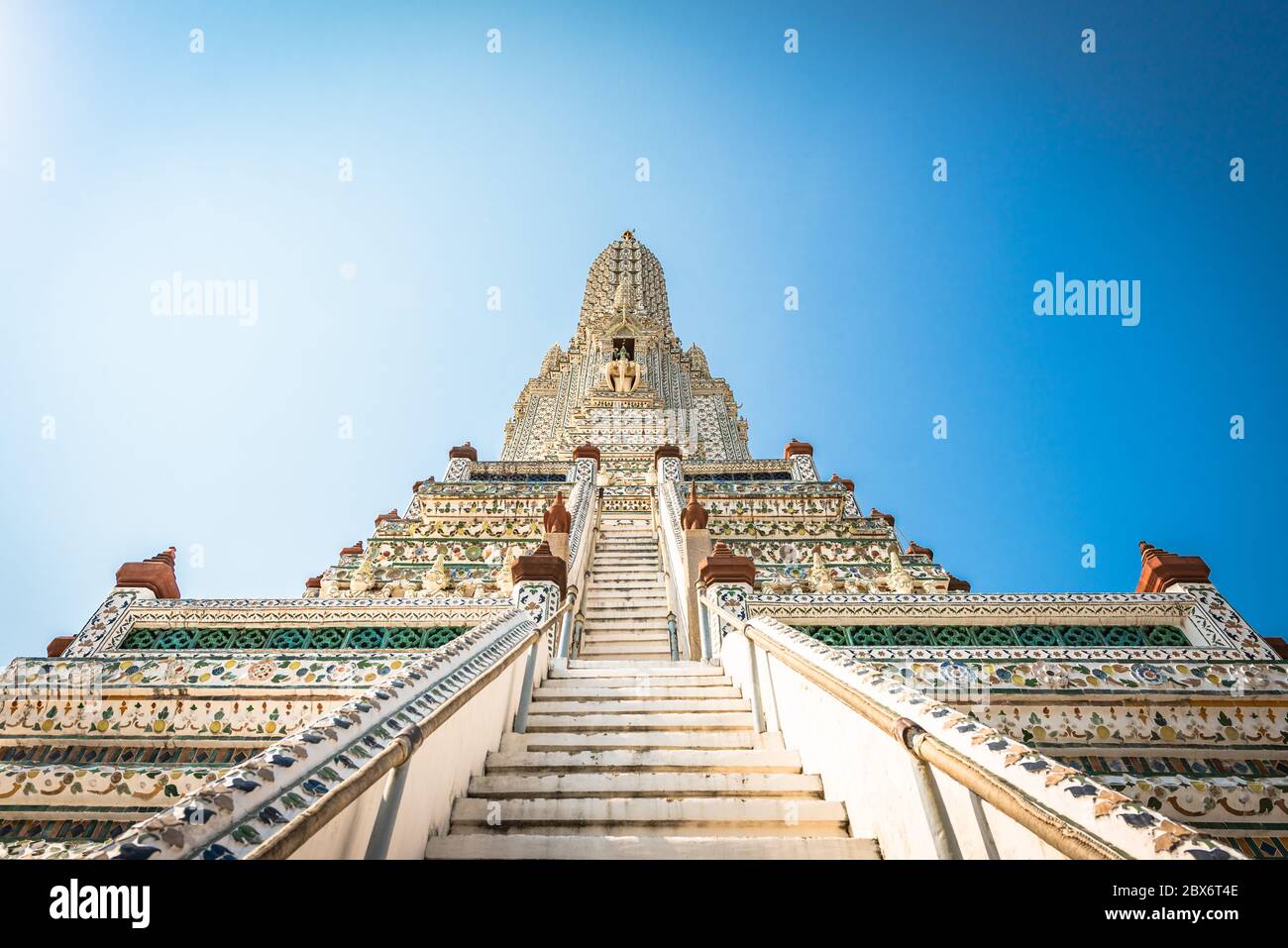 Wat arun hi-res stock photography and images - Alamy