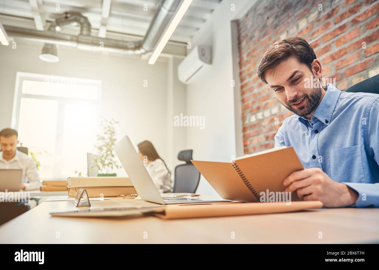 Employees computers work business hi-res stock photography and images ...