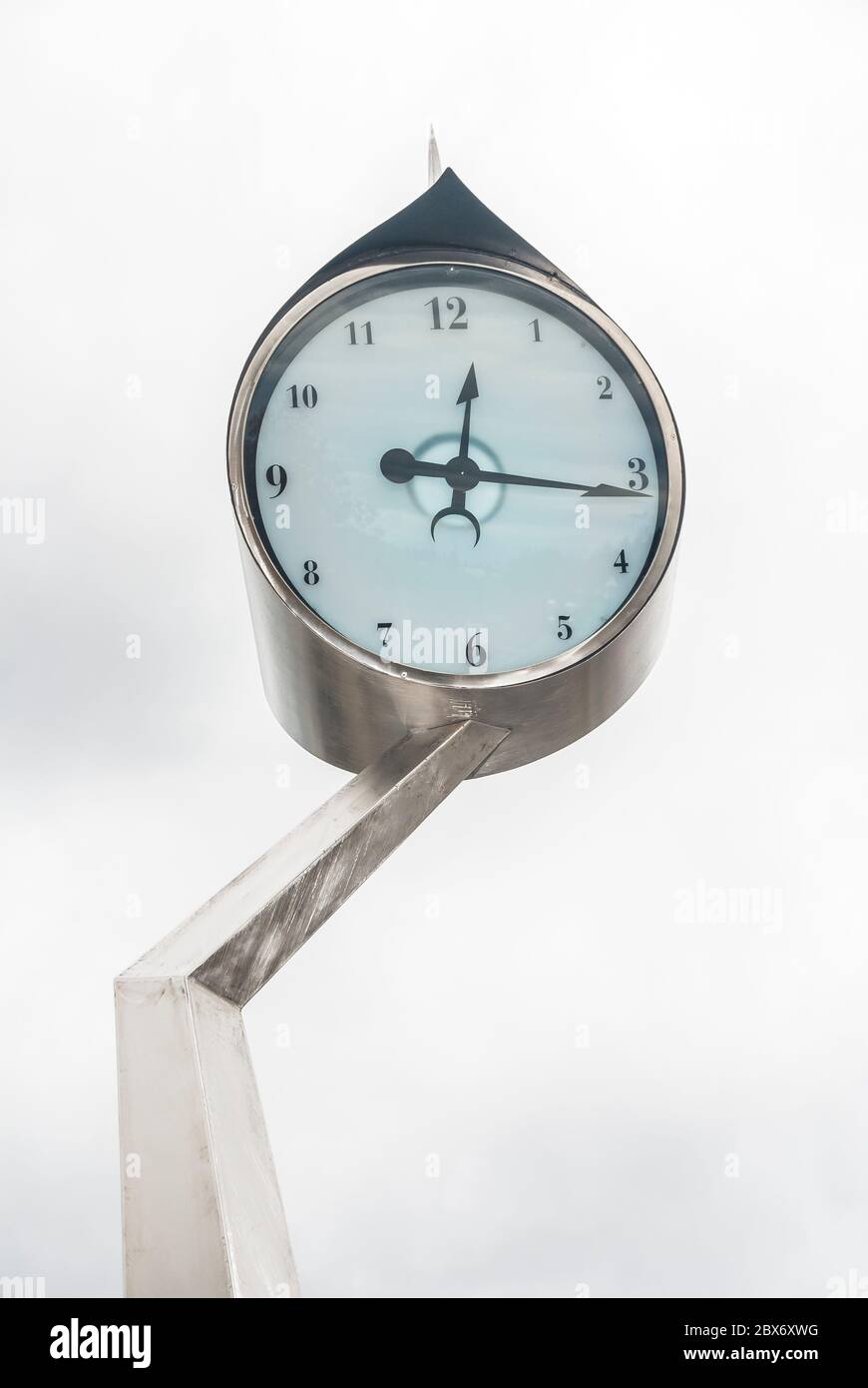 Circular arrow clock hi-res stock photography and images - Alamy