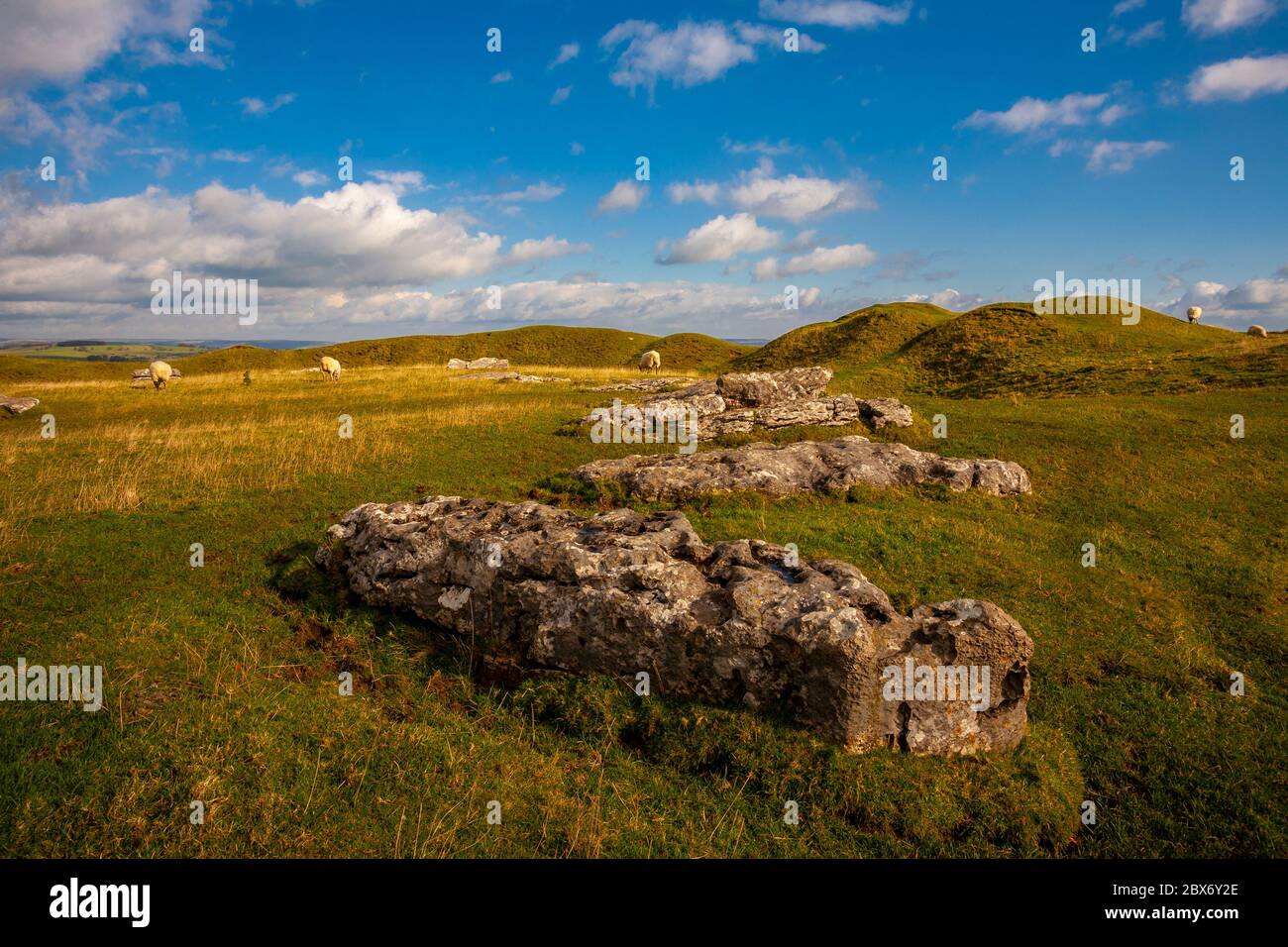 Arbor low neolithic henge hi-res stock photography and images - Alamy