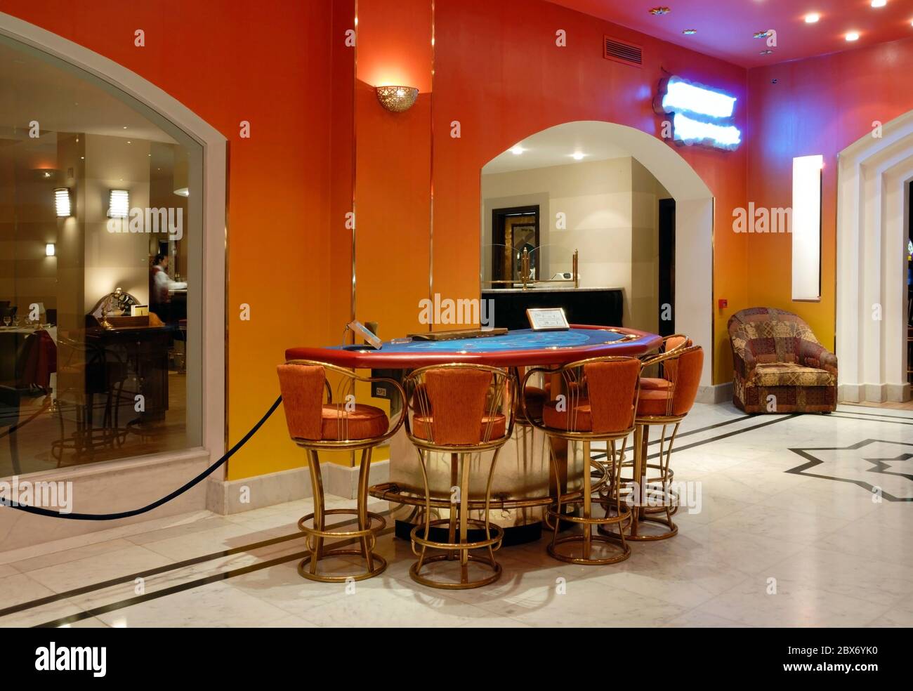 El hotel table bay hi-res stock photography and images - Alamy