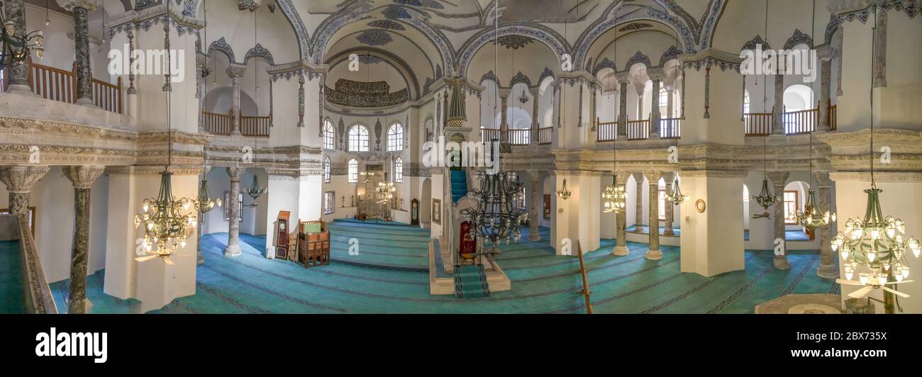 A country with a strong muslim majority, Turkey has mosques at every ...