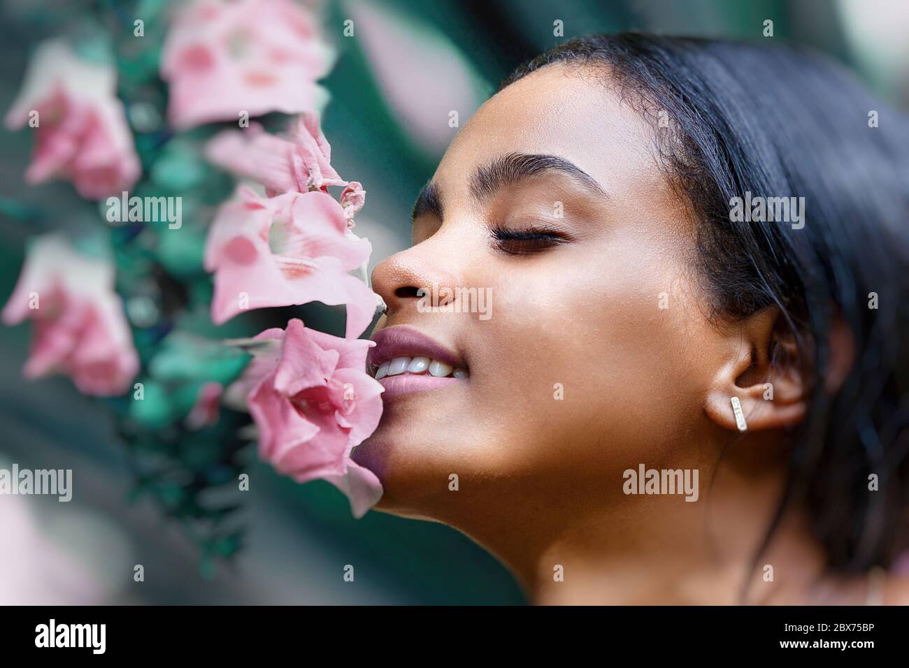 Portrait smiling young cuban girl hi-res stock photography and images ...