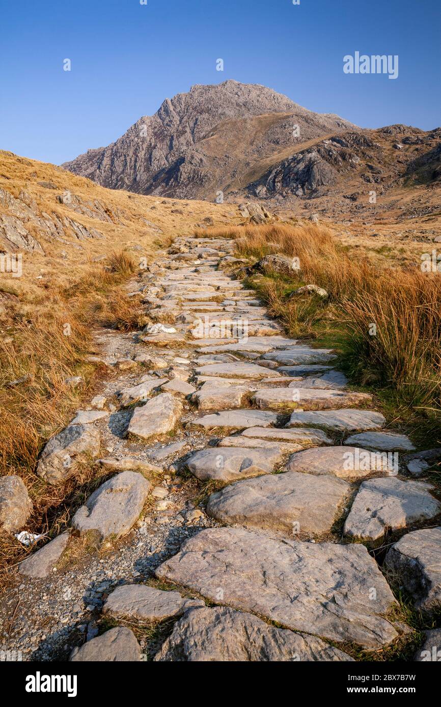 Tryfan Mountain, Snowdonia, North Wales Stock Photo - Alamy