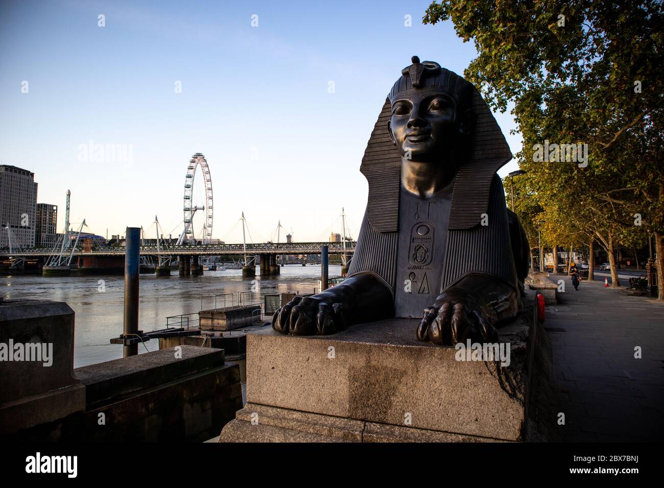 Statue sphinx london embankment hi-res stock photography and images - Alamy