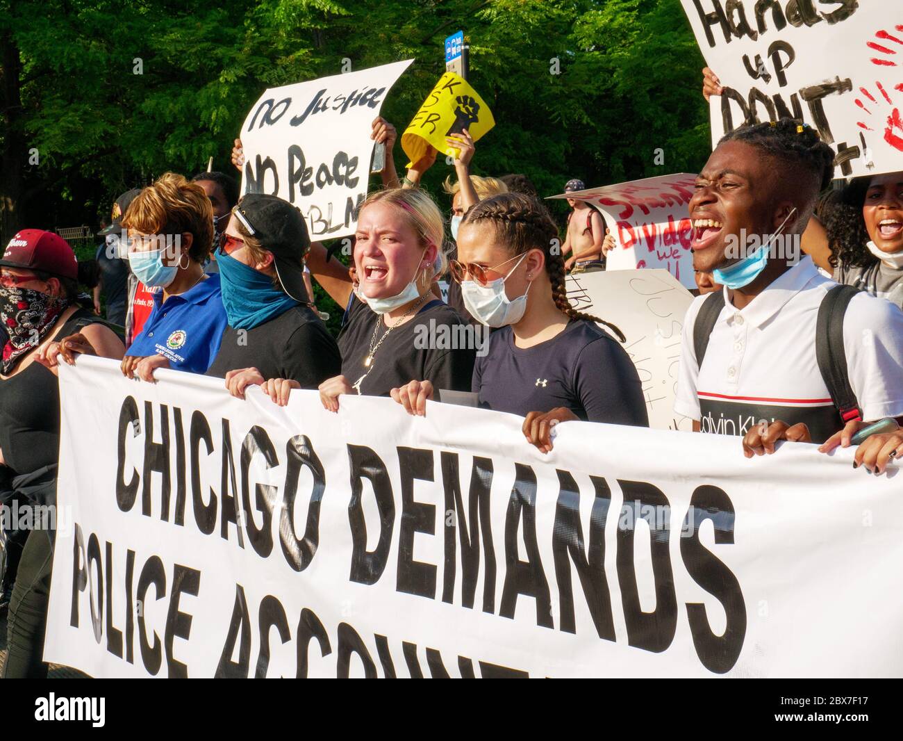 Oak Park, Illinois, USA. 4th June 2020. A diverse crowd of protesters ...