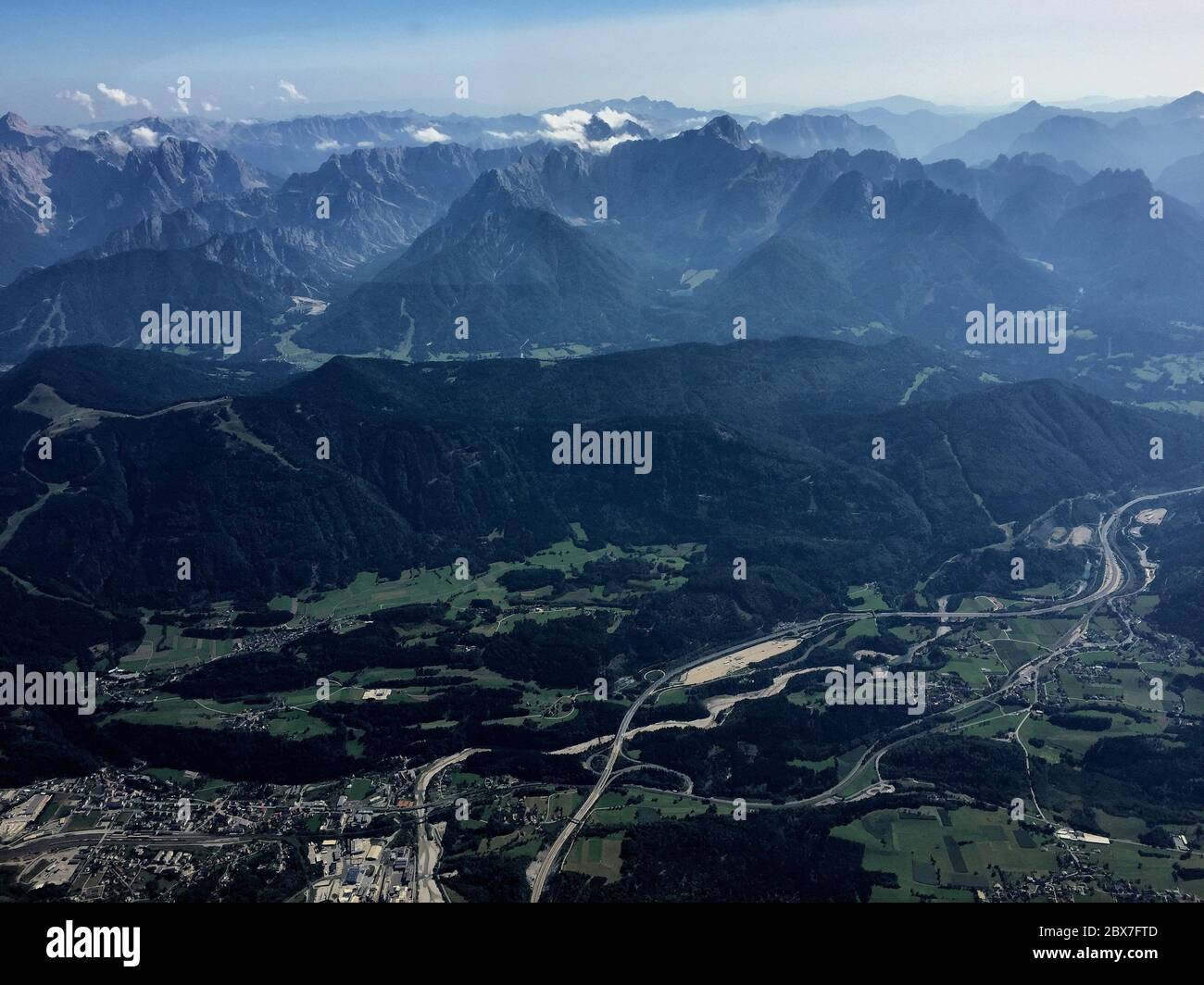 Overhead photography hi-res stock photography and images - Alamy