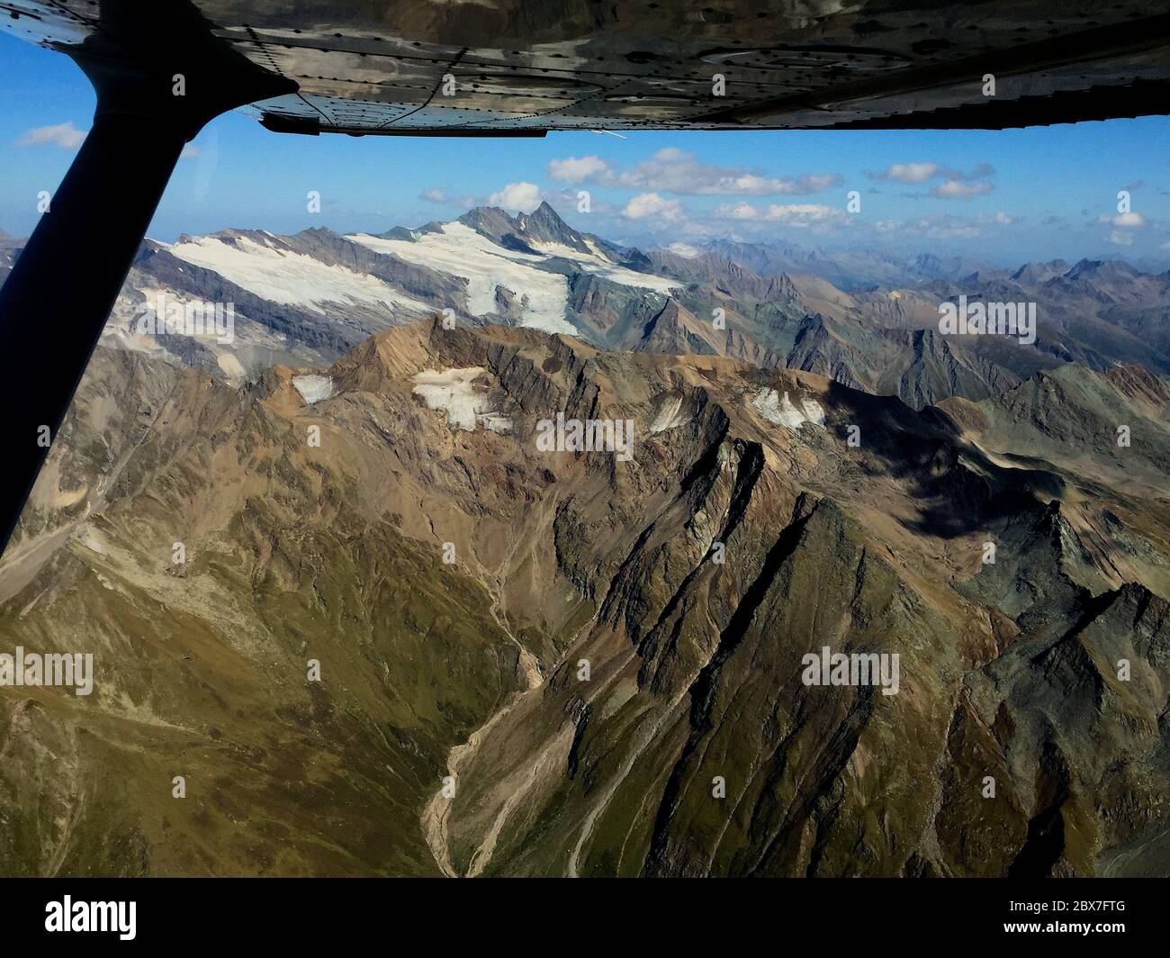 Overhead photography hi-res stock photography and images - Alamy