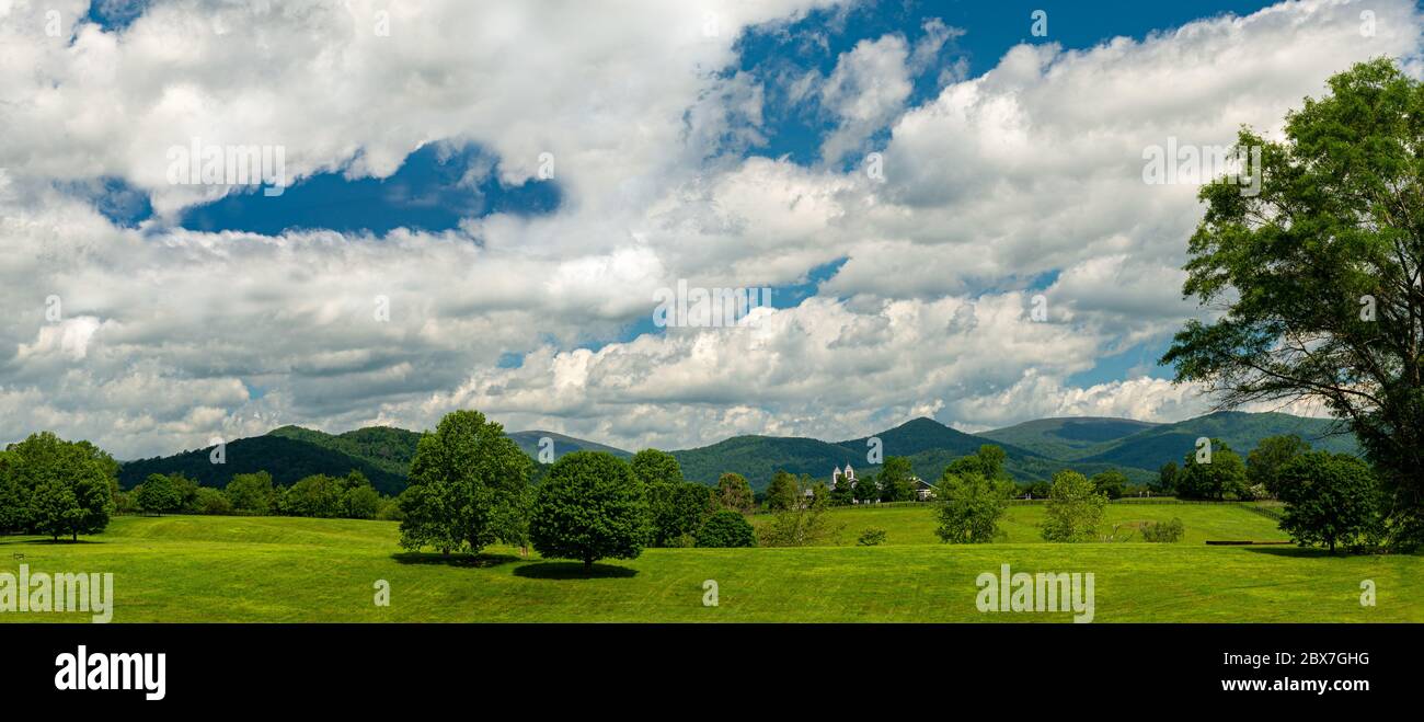 Virginia horse pasture hi-res stock photography and images - Alamy
