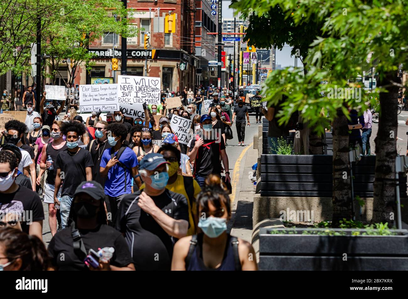 Black Lives Matter rally of 3000 - 5000 people marching in Toronto ...