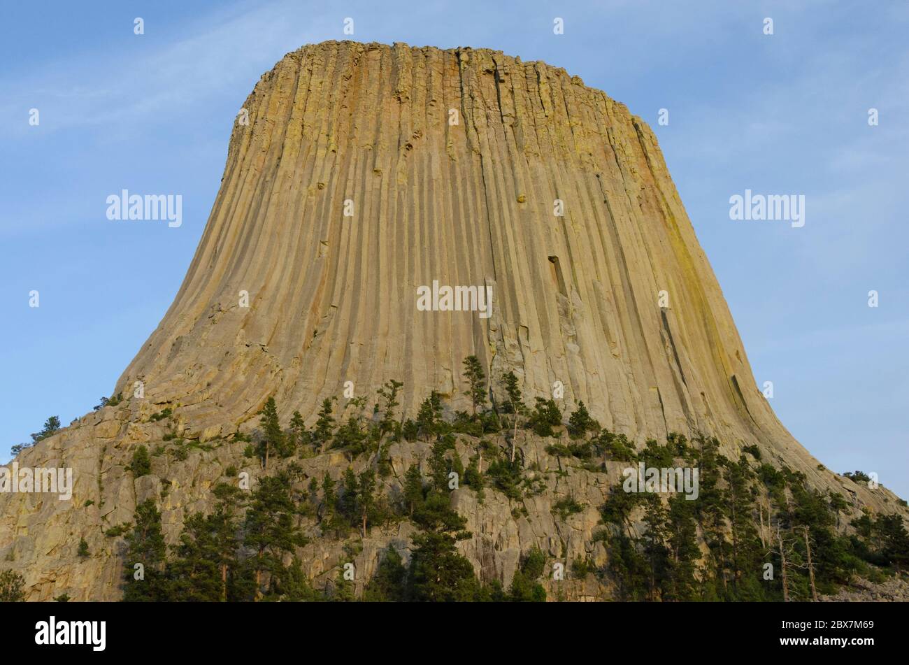 Devils tower igneous rocks hi-res stock photography and images - Alamy