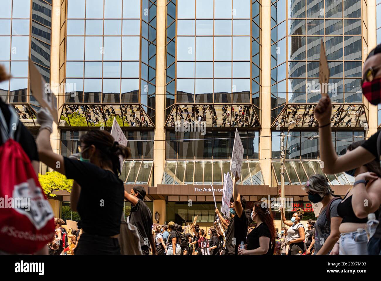 Black Lives Matter rally of 3000 - 5000 people marching in Toronto ...