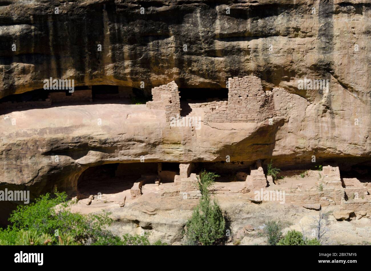 Cliff dwellings in mesa verde hi-res stock photography and images - Alamy