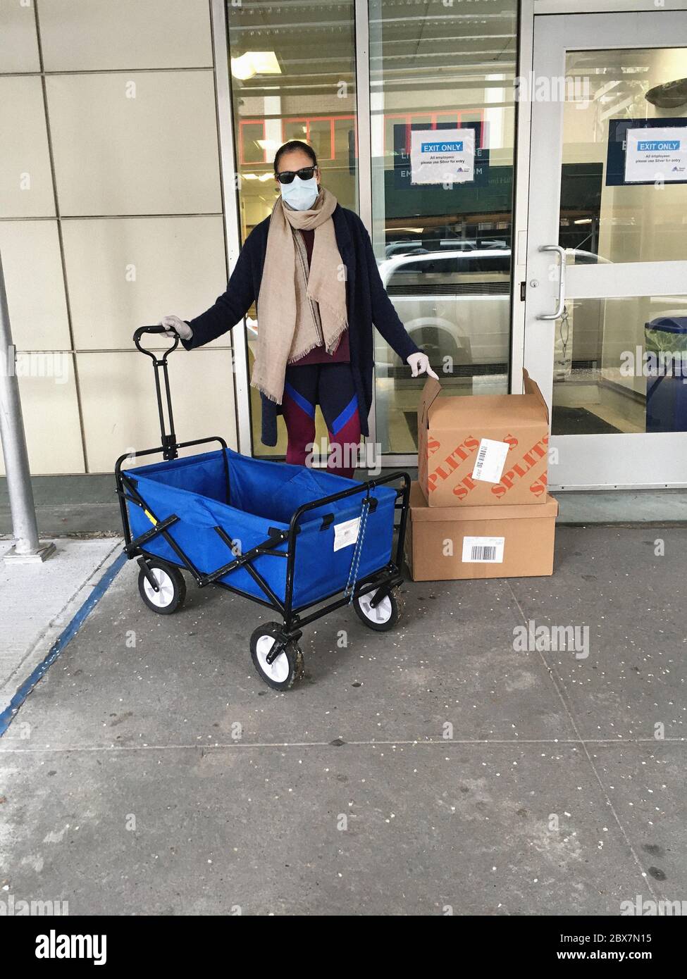 Food Delivery Cart High Resolution Stock Photography and Images - Alamy