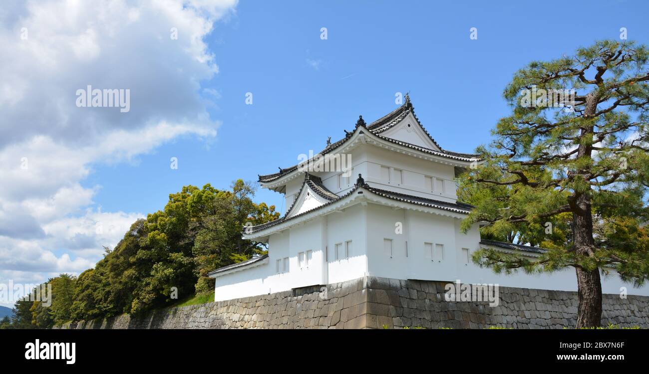 Side view historical palace hi-res stock photography and images - Alamy