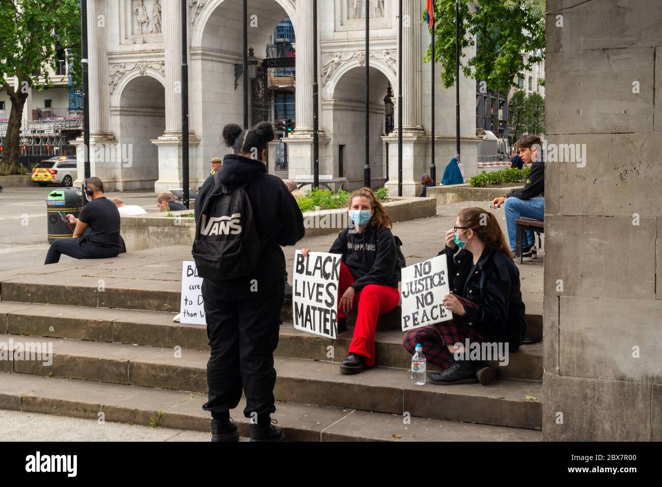 Black life matters london hi-res stock photography and images - Alamy