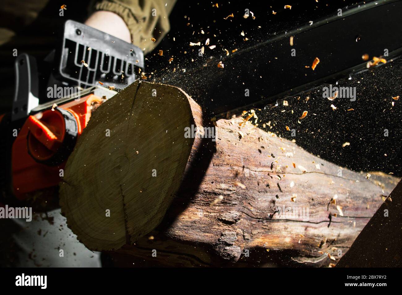 Chainsaw woodworking hi-res stock photography and images - Alamy