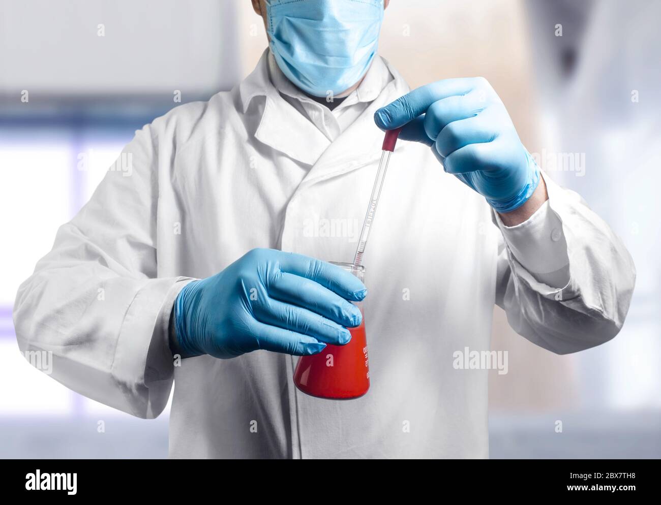 Scientist outfit hi-res stock photography and images - Alamy