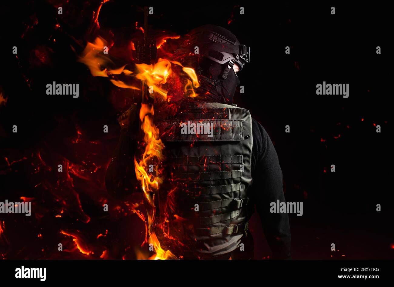 Swat machine gun hi-res stock photography and images - Alamy