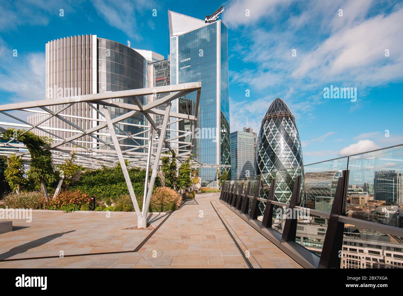 Roof terrace london office hi-res stock photography and images - Alamy