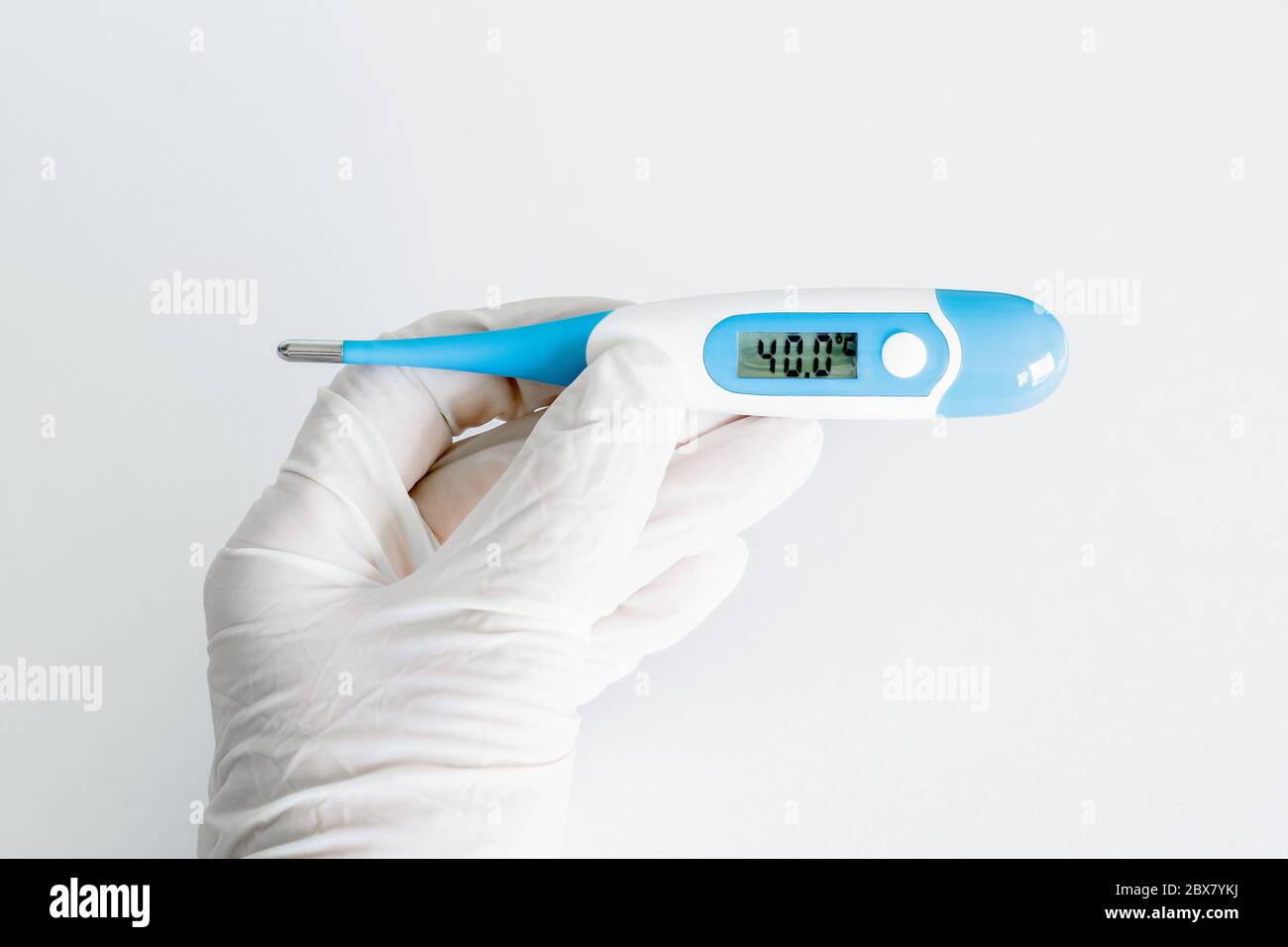Medical thermometer showing 40 ° Stock Photo - Alamy