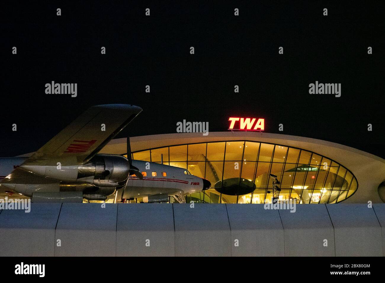 Jfk airport night hi-res stock photography and images - Alamy