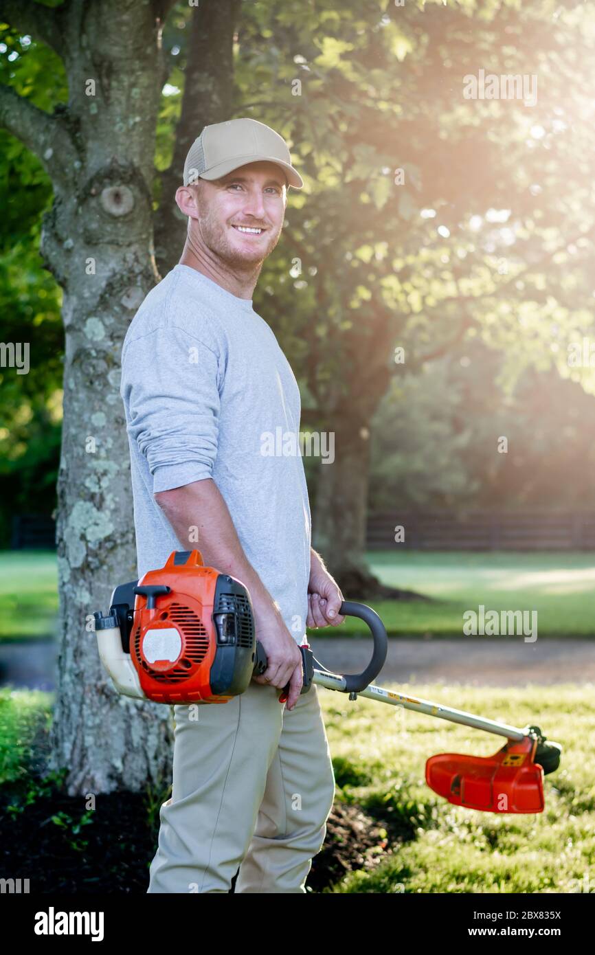 Weed whacker hi-res stock photography and images - Alamy