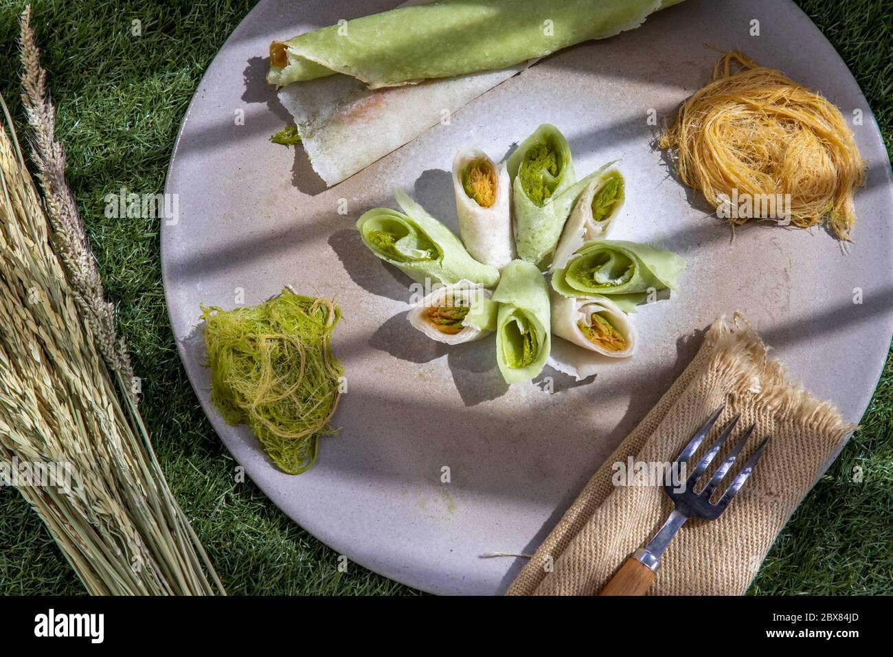 Thai cotton candy crepe roti sai mai hi-res stock photography and ...