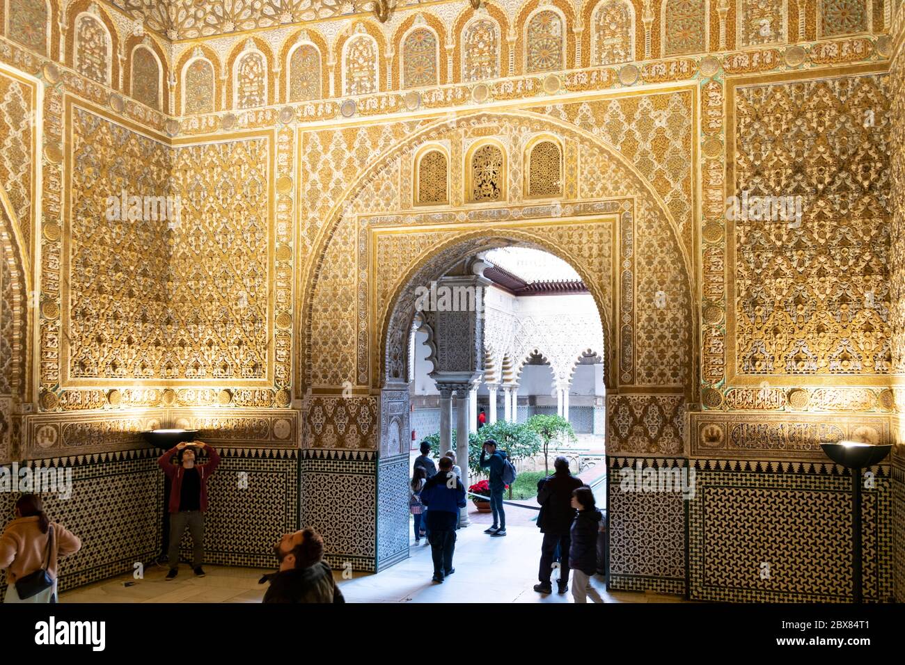 Alcazar palace spain interiors hi-res stock photography and images - Alamy