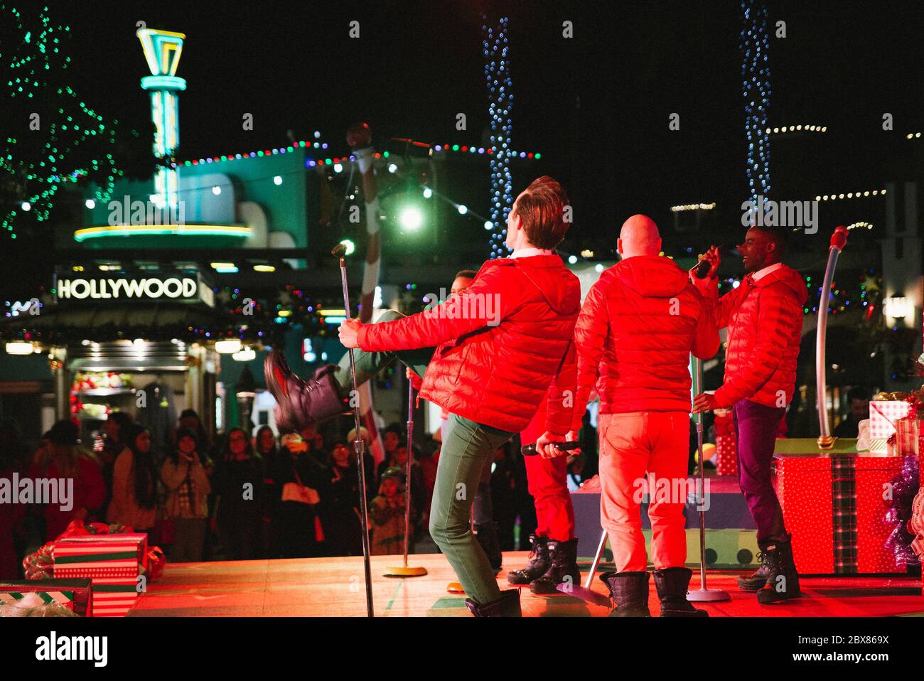 Christmas performers at amusement park Stock Photo - Alamy