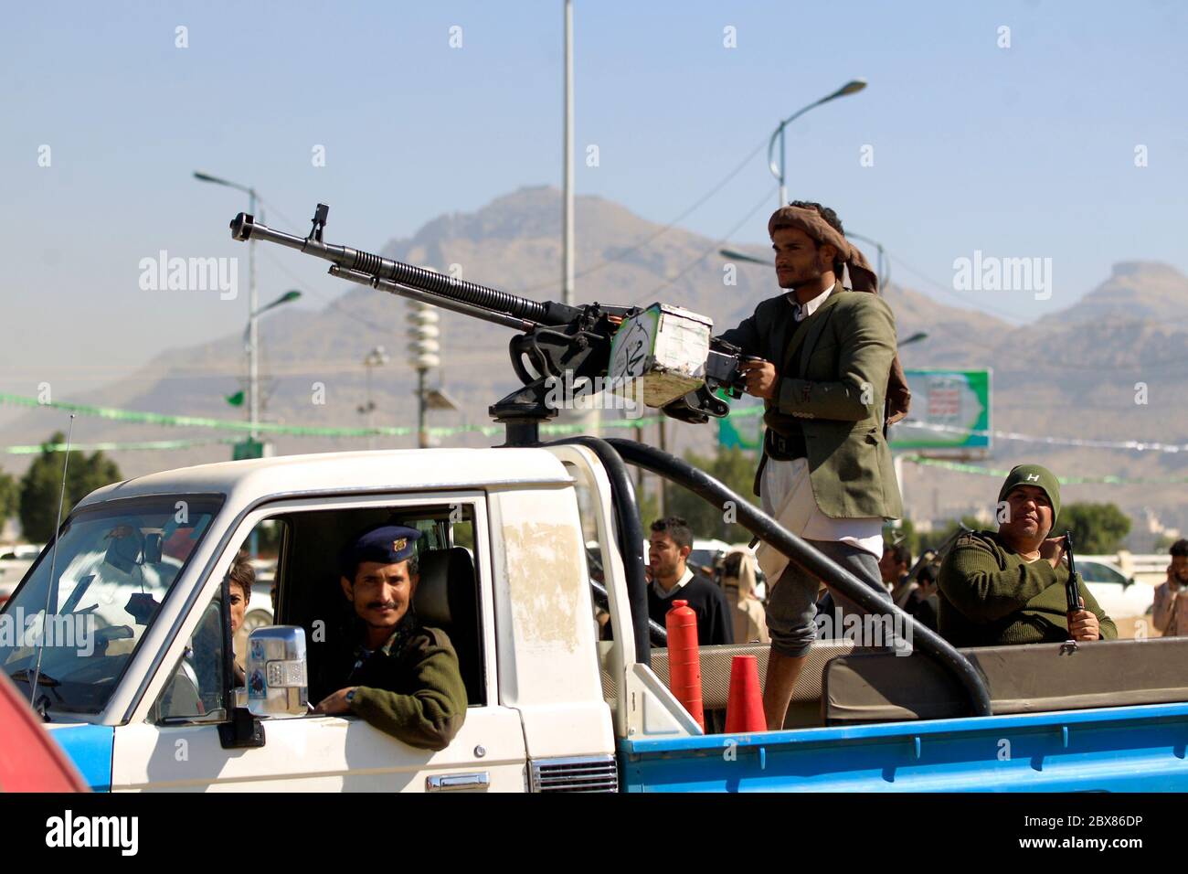 Saudi males hi-res stock photography and images - Alamy