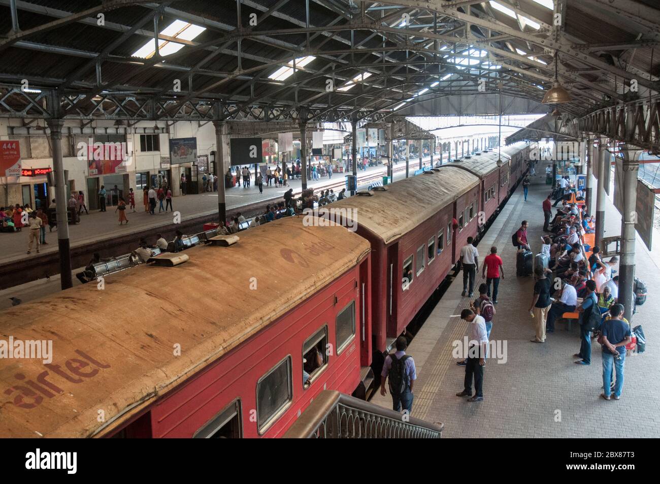 Sri lankan railways colombo sri lanka hi-res stock photography and ...