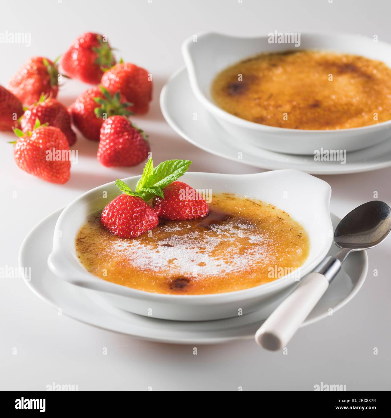 Creme brulee restaurant hi-res stock photography and images - Alamy