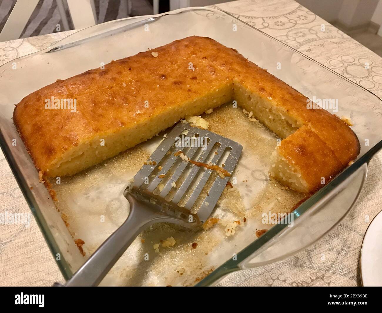 Arabic sweet semolina cake hi-res stock photography and images - Alamy