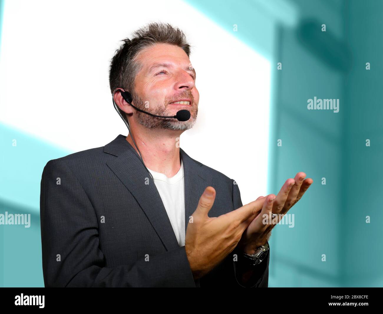 Stage manager headset hi-res stock photography and images - Alamy