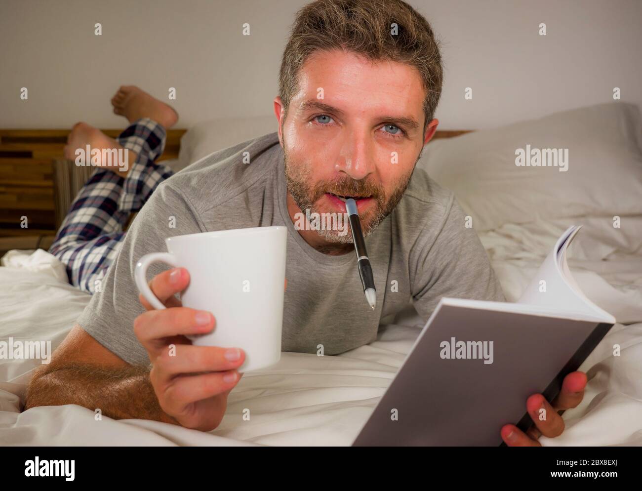 Memo On Bed High Resolution Stock Photography and Images - Alamy