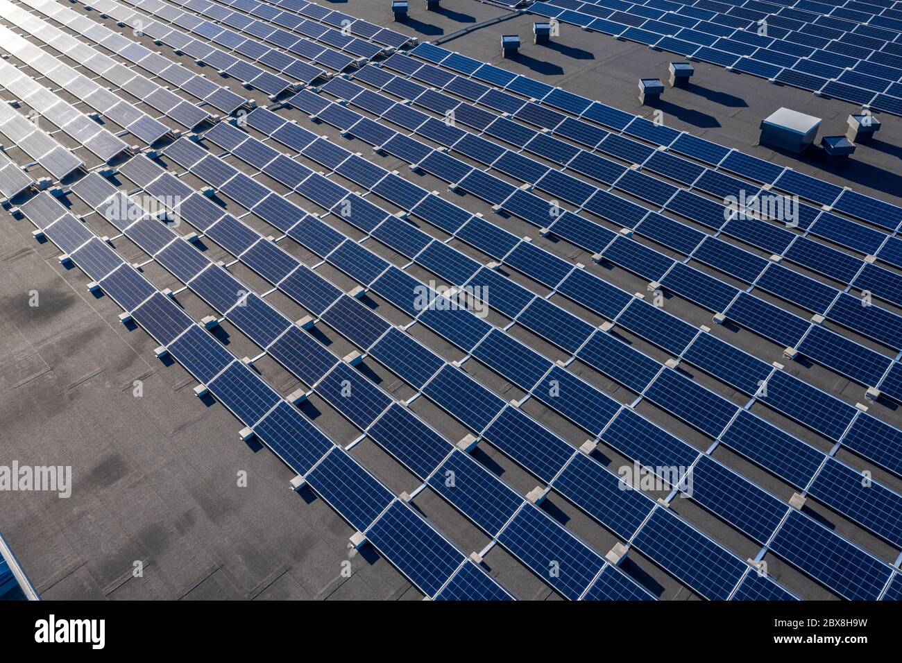 Solar cell building hi-res stock photography and images - Alamy