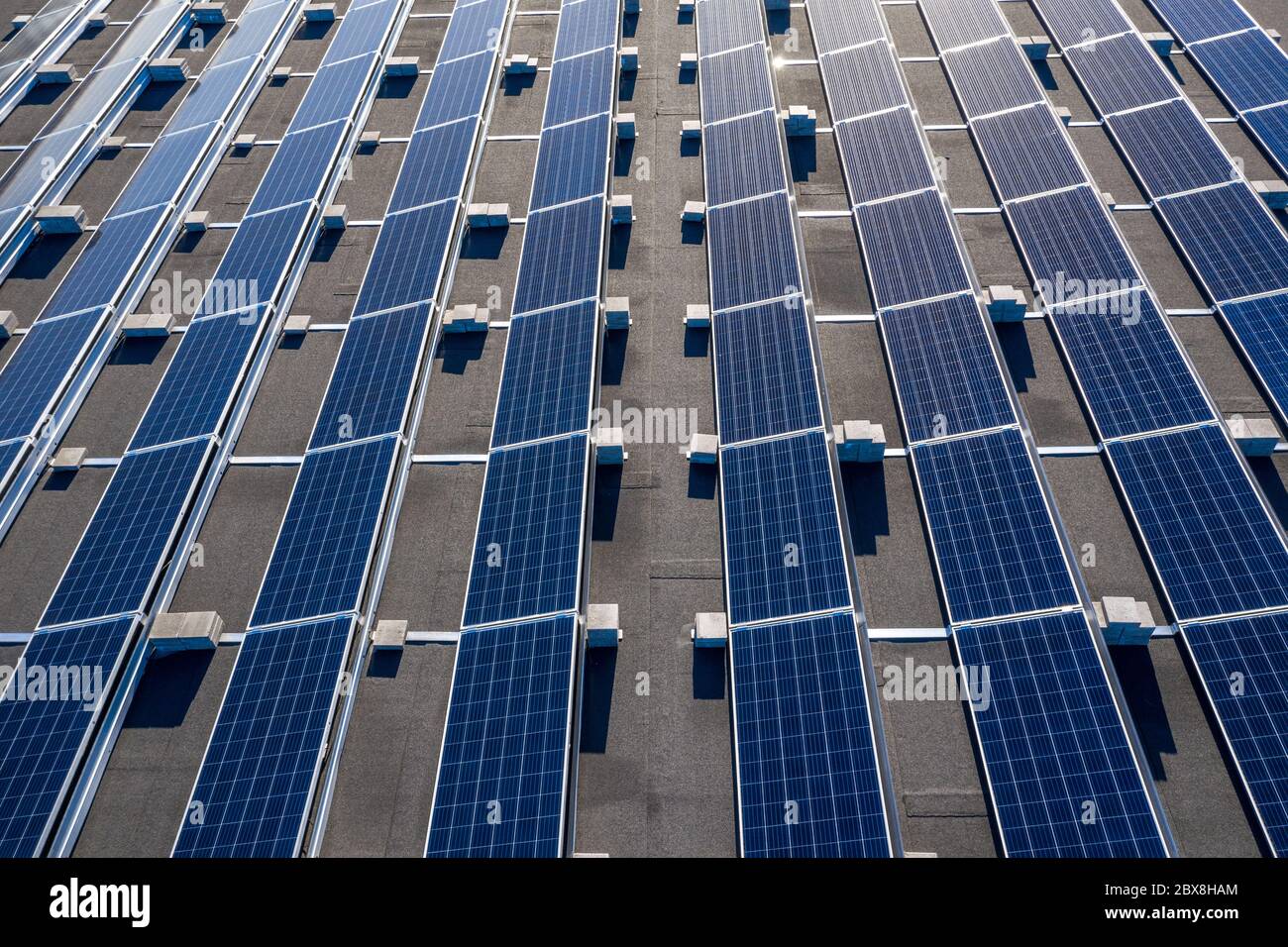 Solar cell building hi-res stock photography and images - Alamy