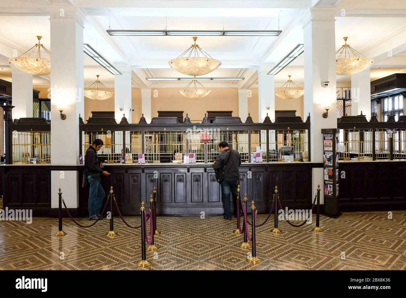 Bank counter hi-res stock photography and images - Alamy