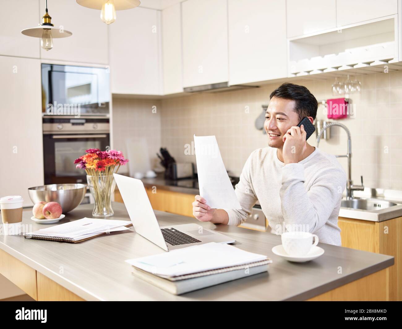 Talking report hi-res stock photography and images - Alamy