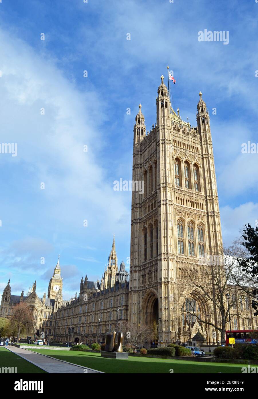 Uk parliament sunshine hi-res stock photography and images - Alamy