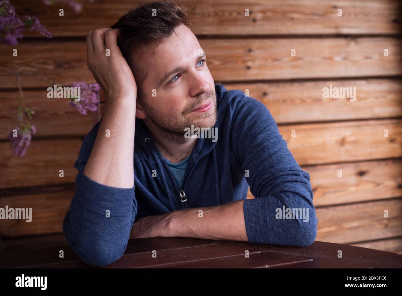 Man smiling outside hi-res stock photography and images - Alamy