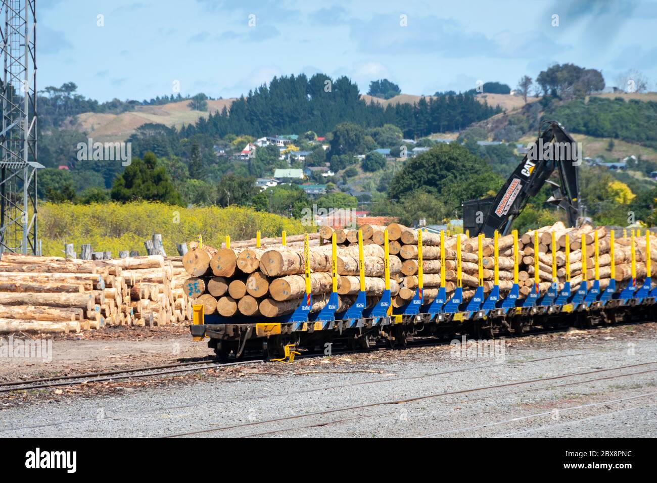 Logging truck new zealand hi-res stock photography and images - Alamy