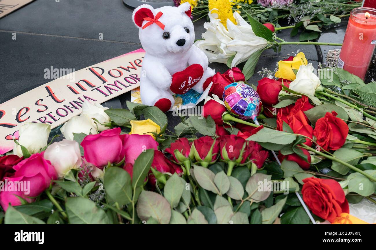 New York, United States. 05th June, 2020. Candles and flowers seen at ...