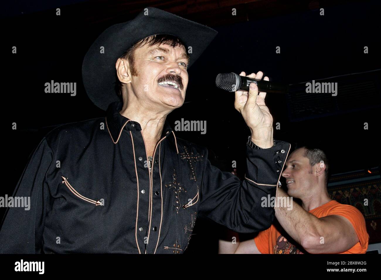 Singing y m c a hi-res stock photography and images - Alamy