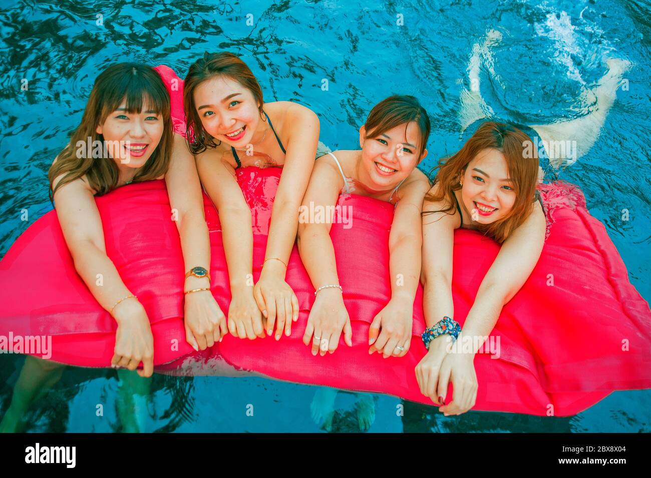 Japanese women in bikini hi-res stock photography and images - Alamy