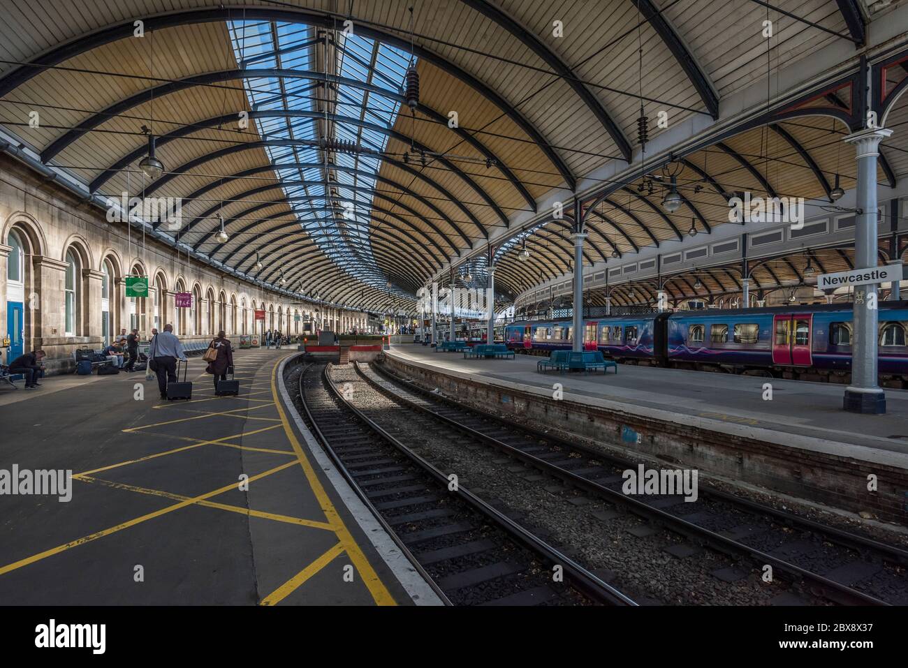 Newcastle station platform hi-res stock photography and images - Alamy