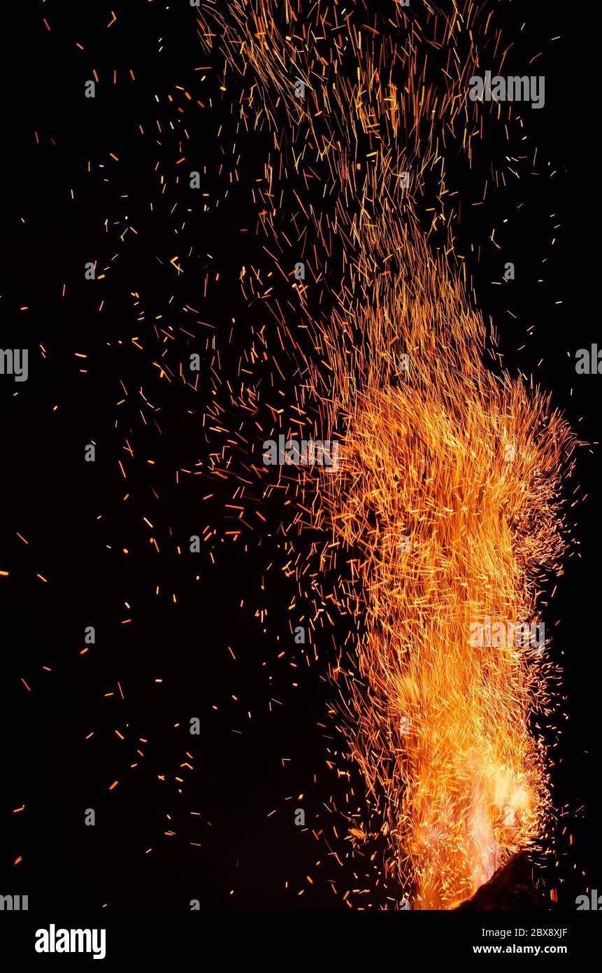 Campfire glow hi-res stock photography and images - Alamy