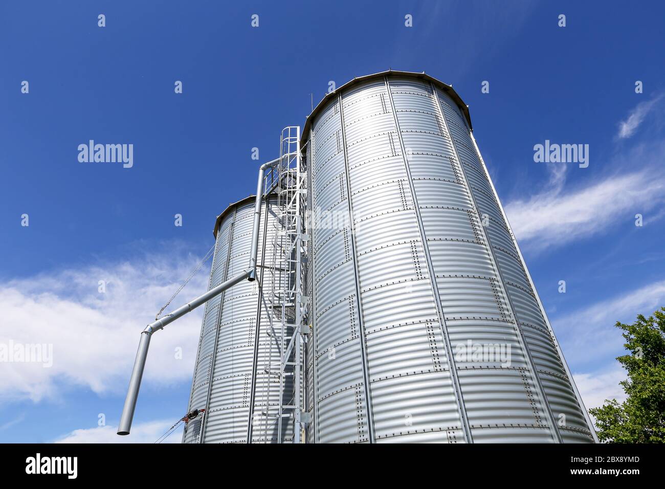 Factory Silos Plant Silo High Resolution Stock Photography and Images ...