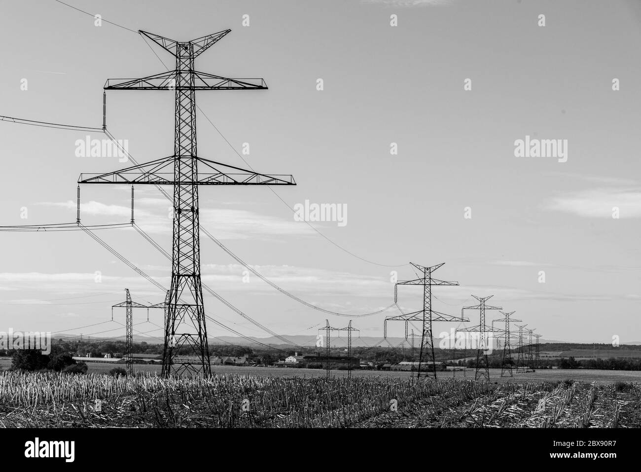 Black and white transmission tower hi-res stock photography and images ...